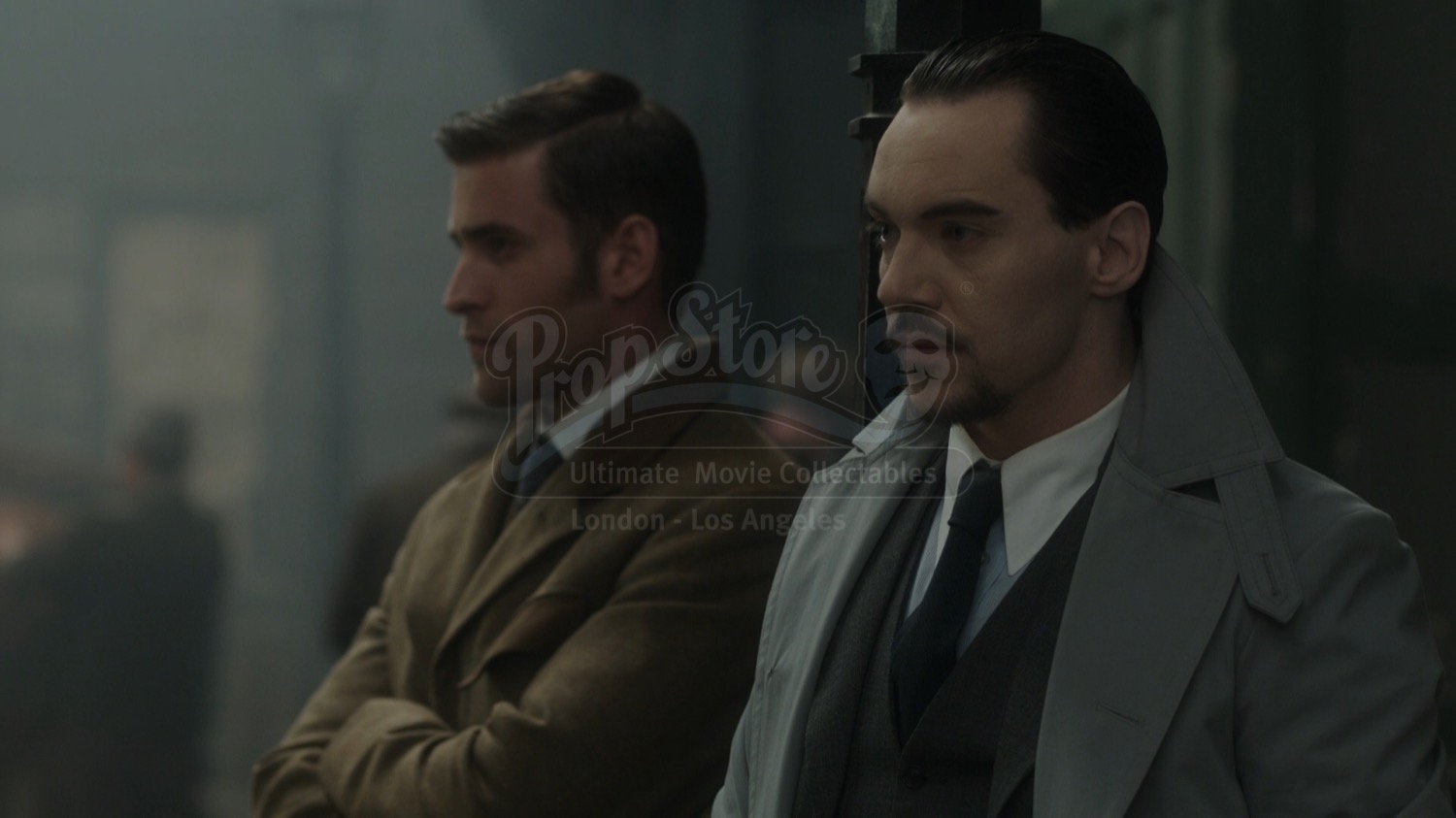 Alexander Grayson (Jonathan Rhys Meyers) London Street Costume