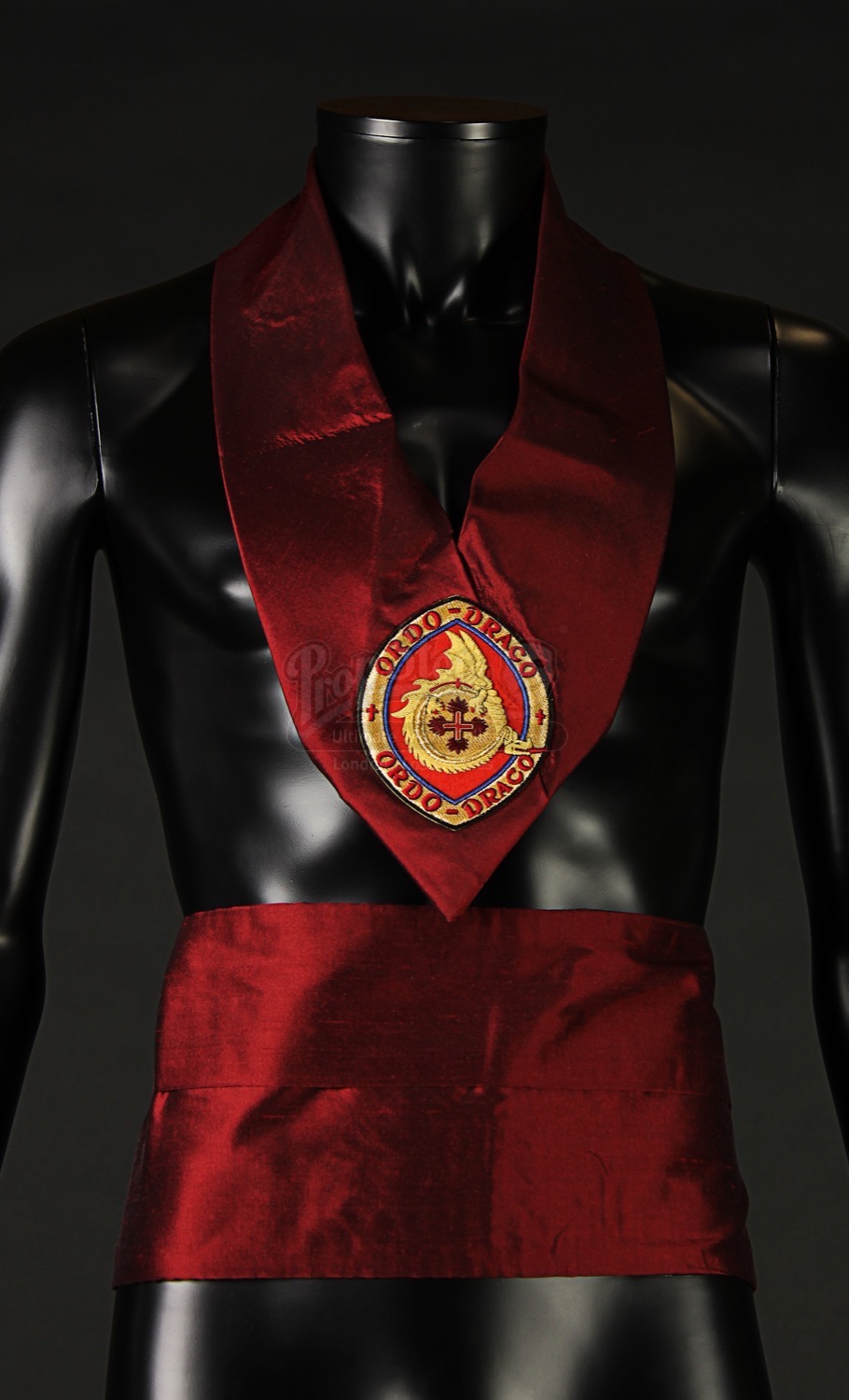 Lord Thomas Davenport (Robert Bathurst) Order of the Dragon Sash ...