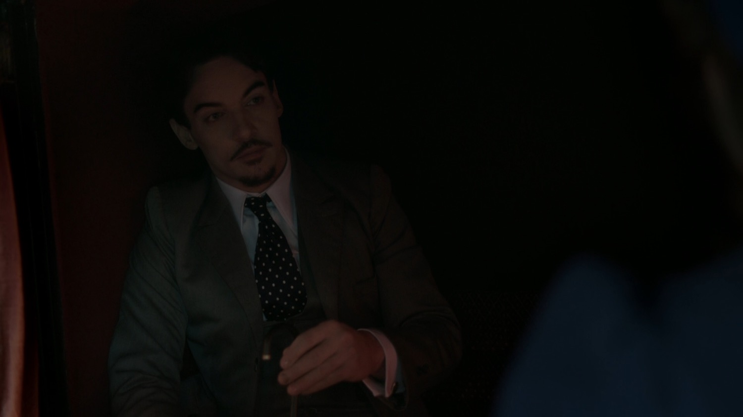 Mina Murray (Jessica De Gouw) Umbrella