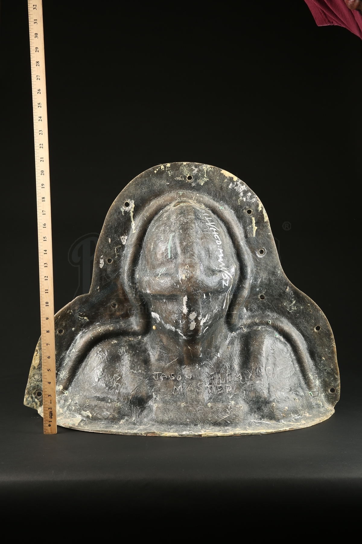 THE CURIOUS CASE OF BENJAMIN BUTTON (2008) - Thomas Button (Jason ...