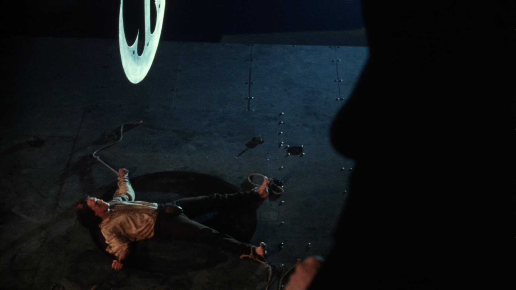 THE PIT AND THE PENDULUM (1991) - Pendulum Blade