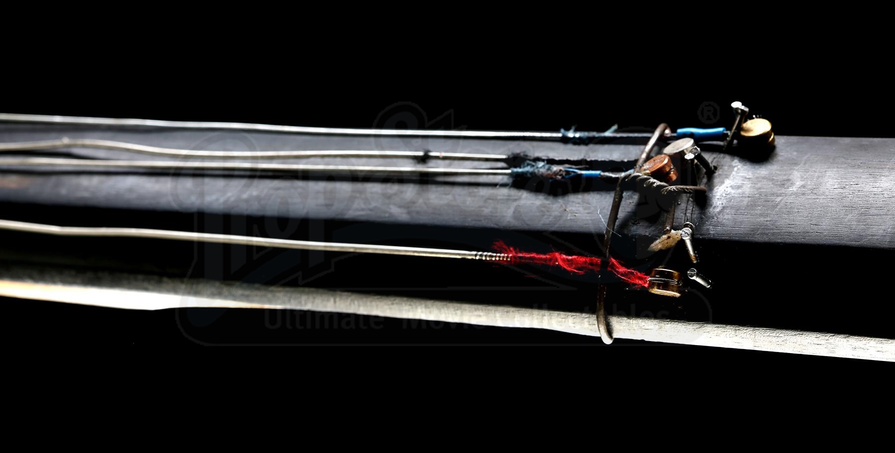 HANNIBAL - Fromage Prop Cello Neck