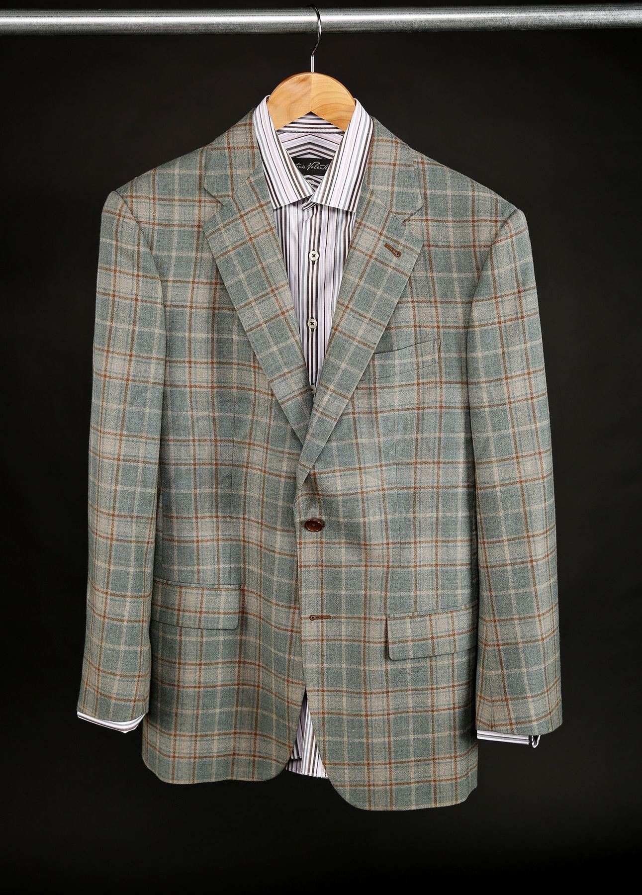 SEASON 2Frederick Chilton's (RaÃƒÂºl Esparza) Jackets and Shirts