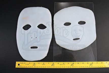 Mason Verger’s (Joe Anderson) face warming masks from episode 304 ...