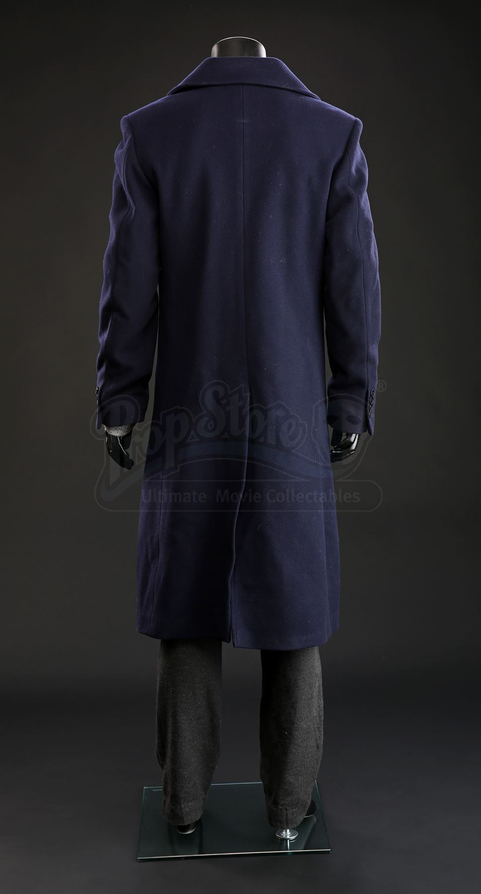 Will Graham’s (Hugh Dancy) pajama bottoms, sweater, and overcoat from ...