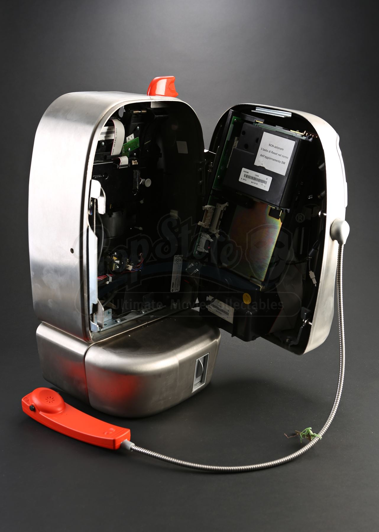 Rinaldo Pazzi’s (Fortunato Cerlino) pay phone from episode 305 ...