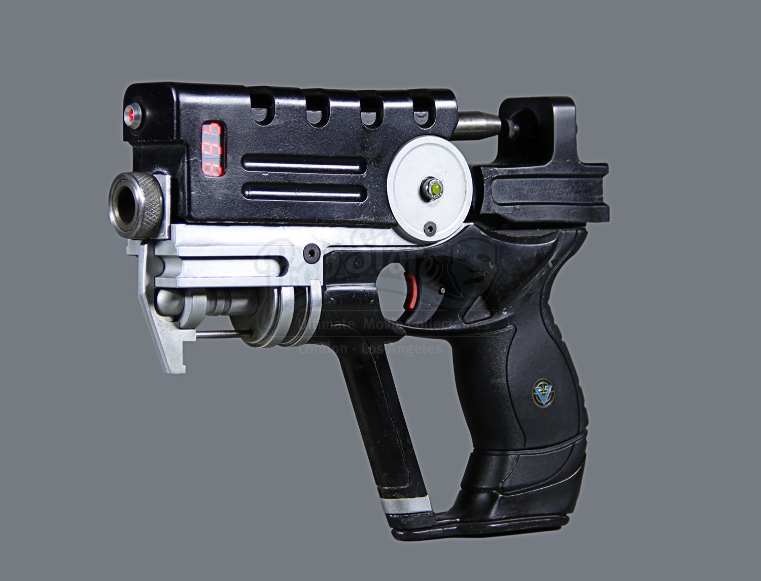Korben Dallas’ (Bruce Willis) hero pistol from Luc Besson’s The Fifth ...