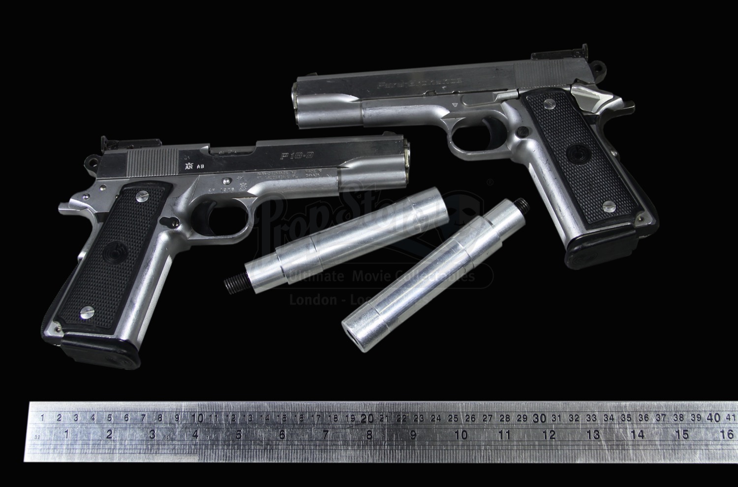 HITMAN (2007) - Agent 47's (Timothy Olyphant) Pistols With Silencers ...