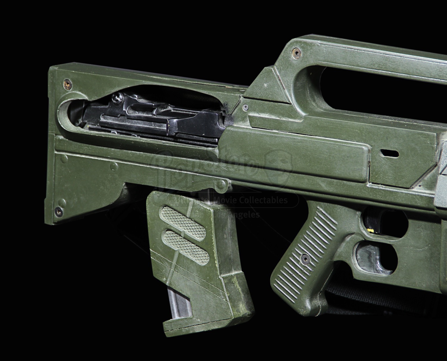 A hero Morita assault rifle from Paul Verhoeven’s Starship Troopers ...