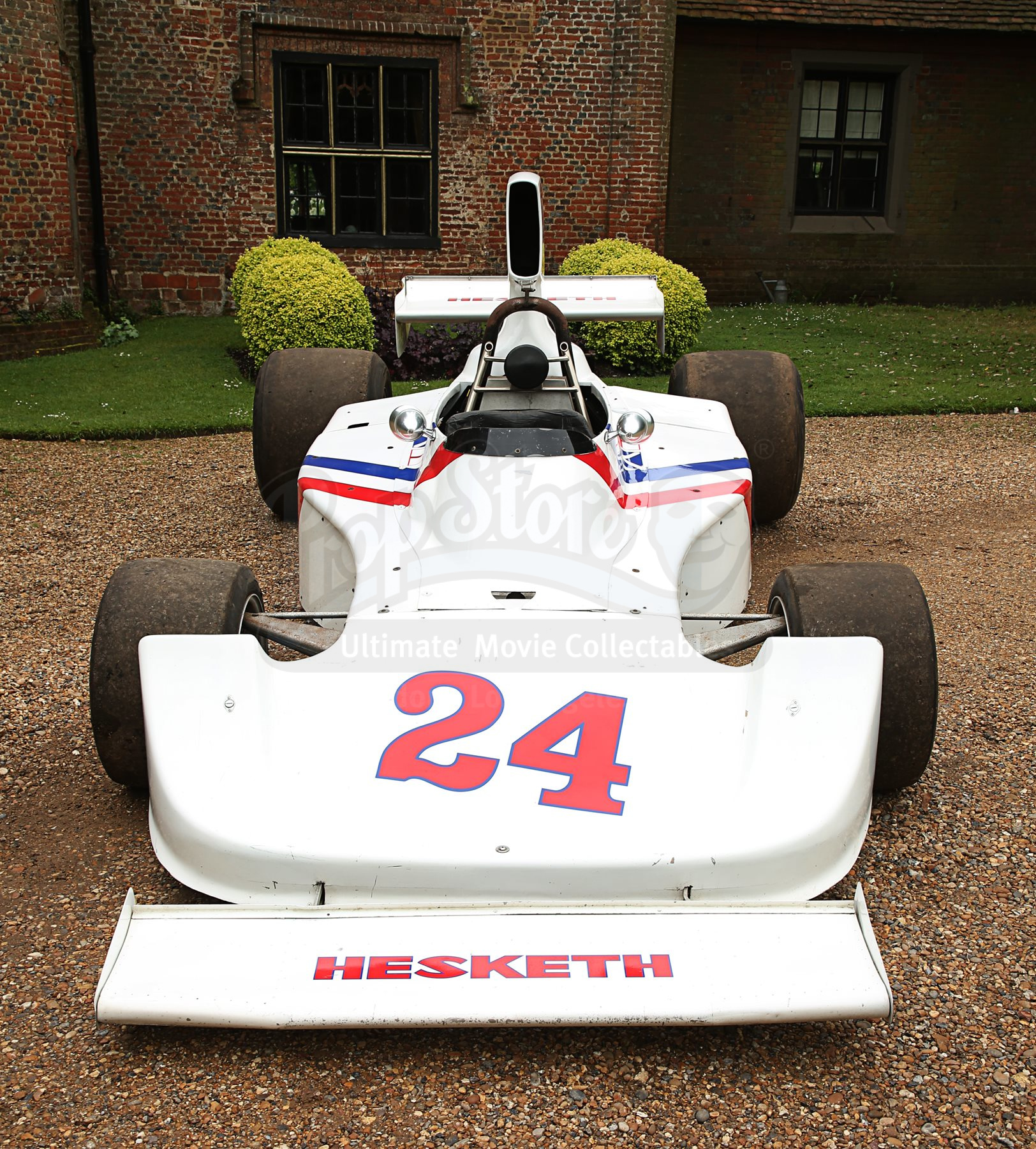 RUSH (2013) - James Hunt's (Chris Hemsworth) Hesketh 308 F1 Car ...