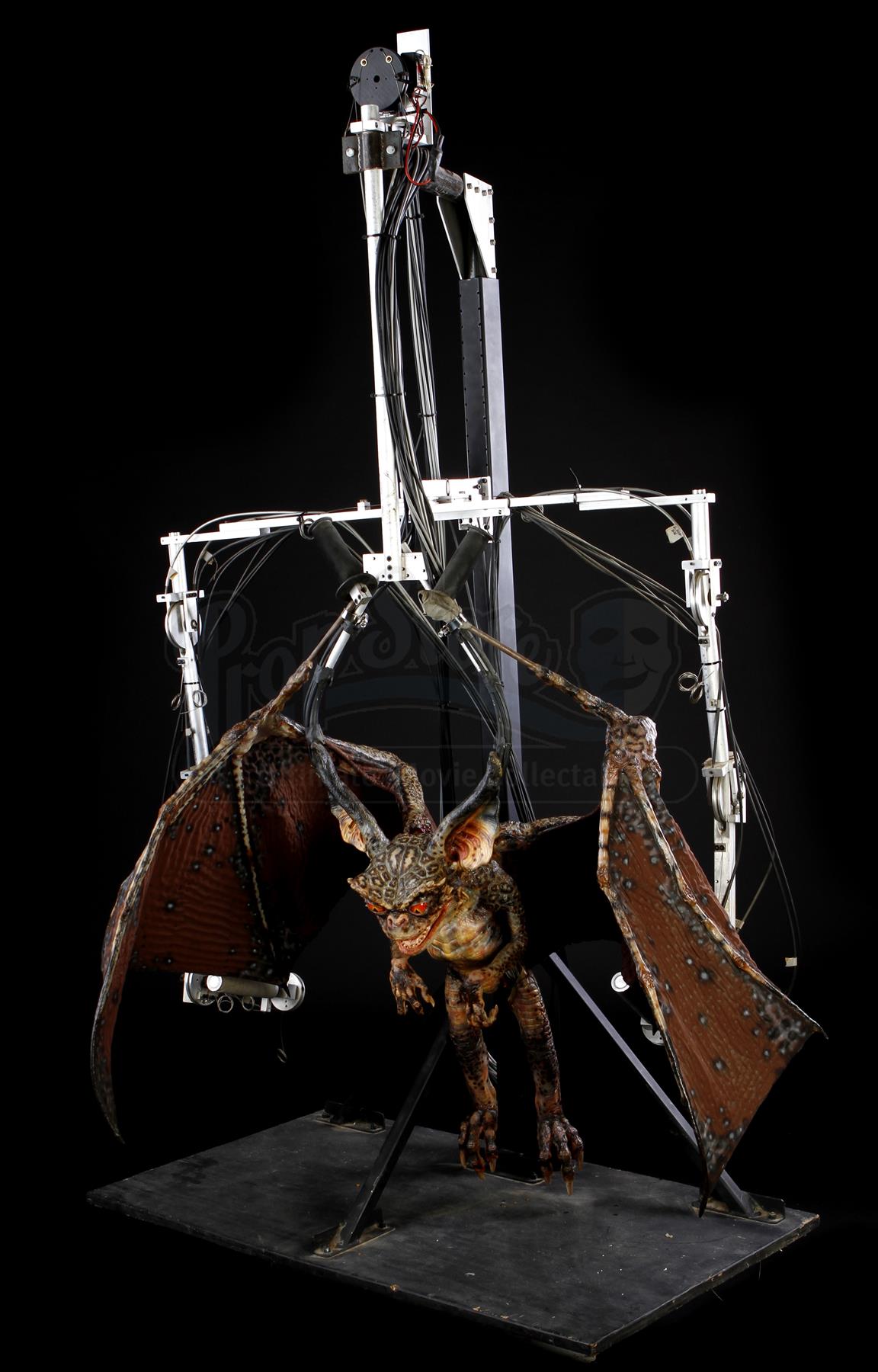 GREMLINS 2: THE NEW BATCH (1990) - Mechanical Bat Gremlin Puppet