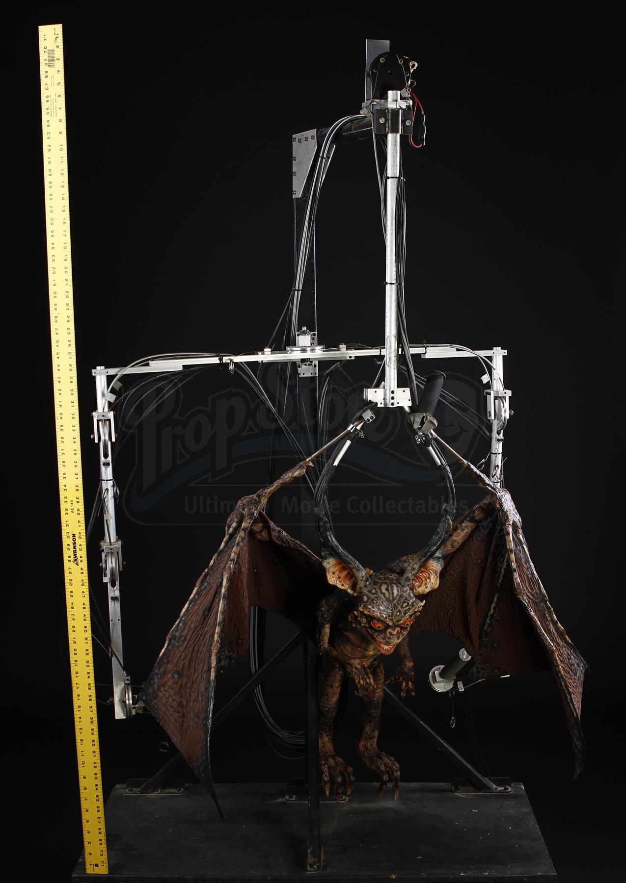 GREMLINS 2: THE NEW BATCH (1990) - Mechanical Bat Gremlin Puppet