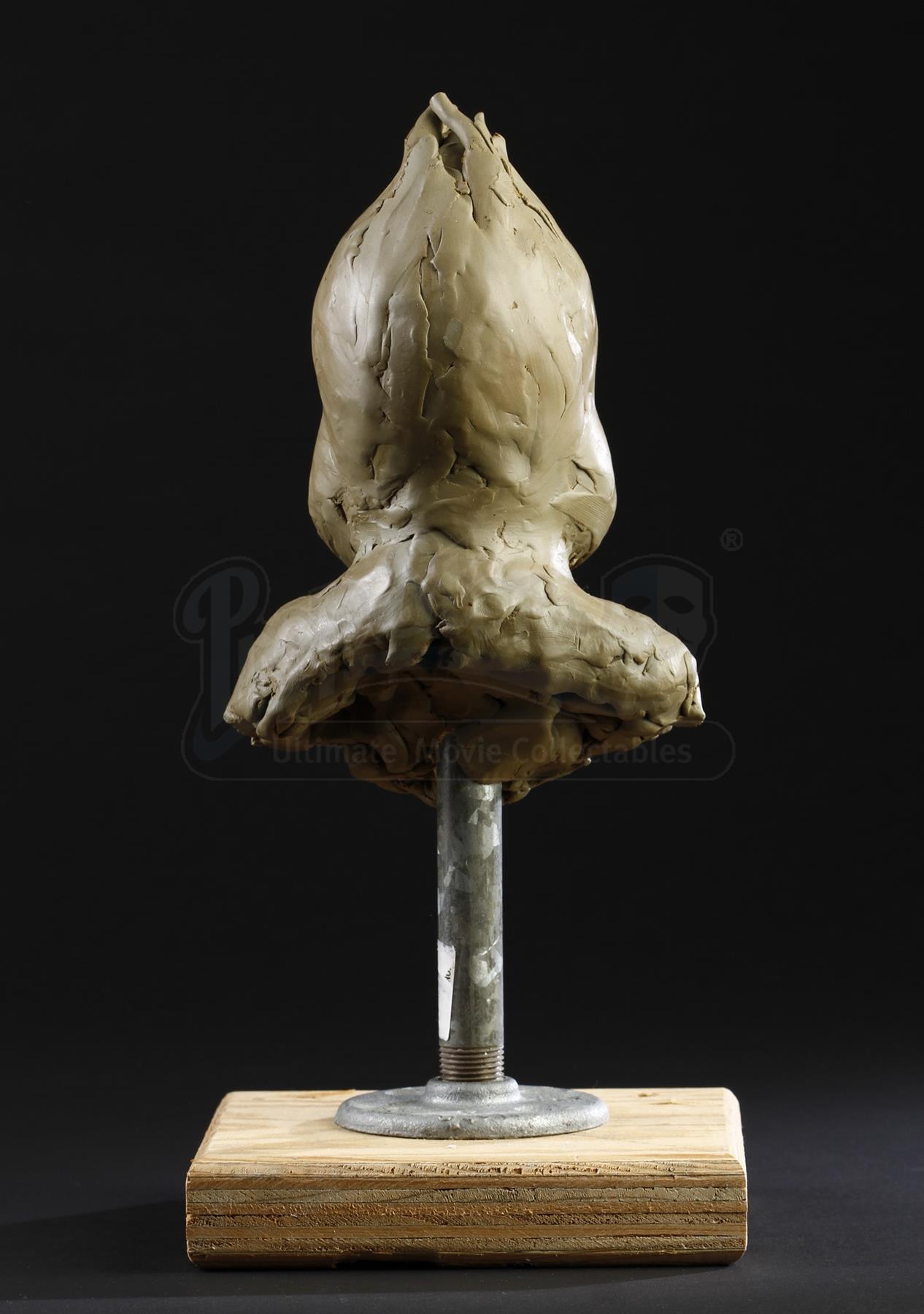 HOW THE GRINCH STOLE CHRISTMAS (2000) - Baby Grinch Maquette