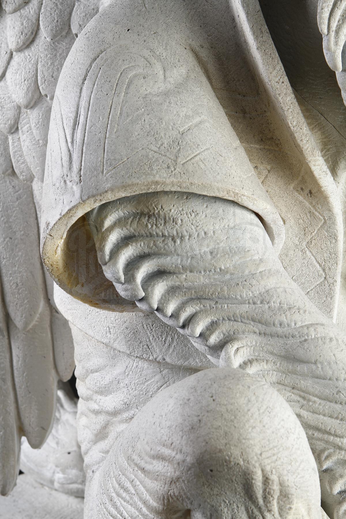 CINOVATION - Flying Monkey Statue
