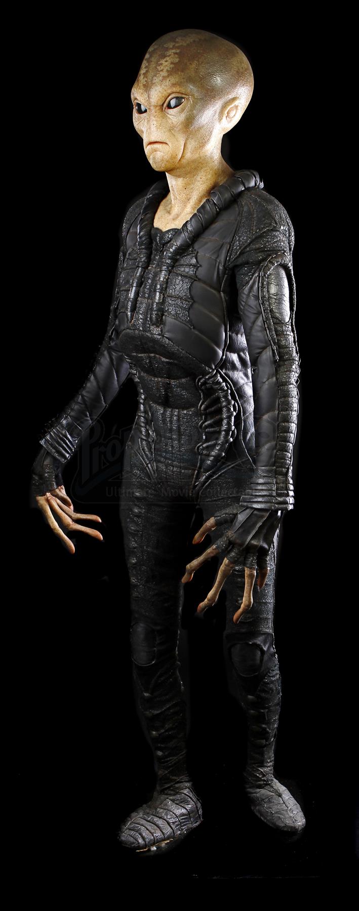 MEN IN BLACK II (2002)