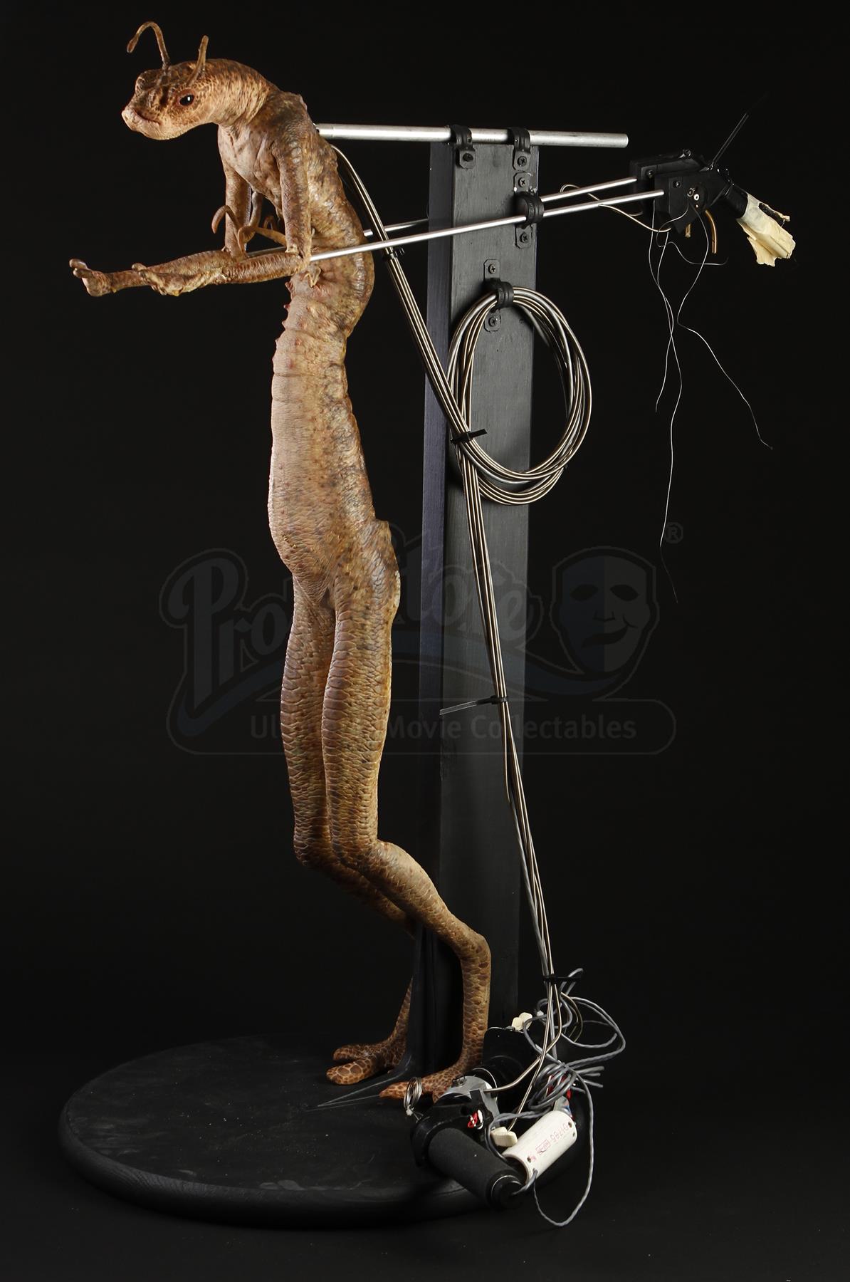 MEN IN BLACK II (2002)