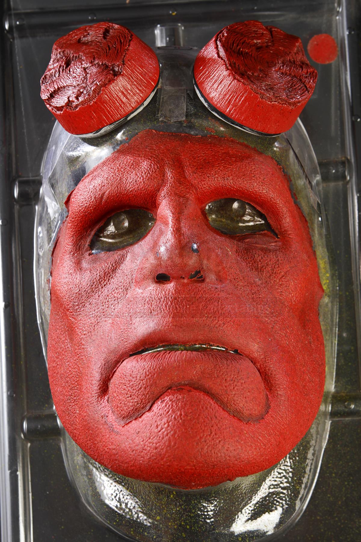 HELLBOY (2004)