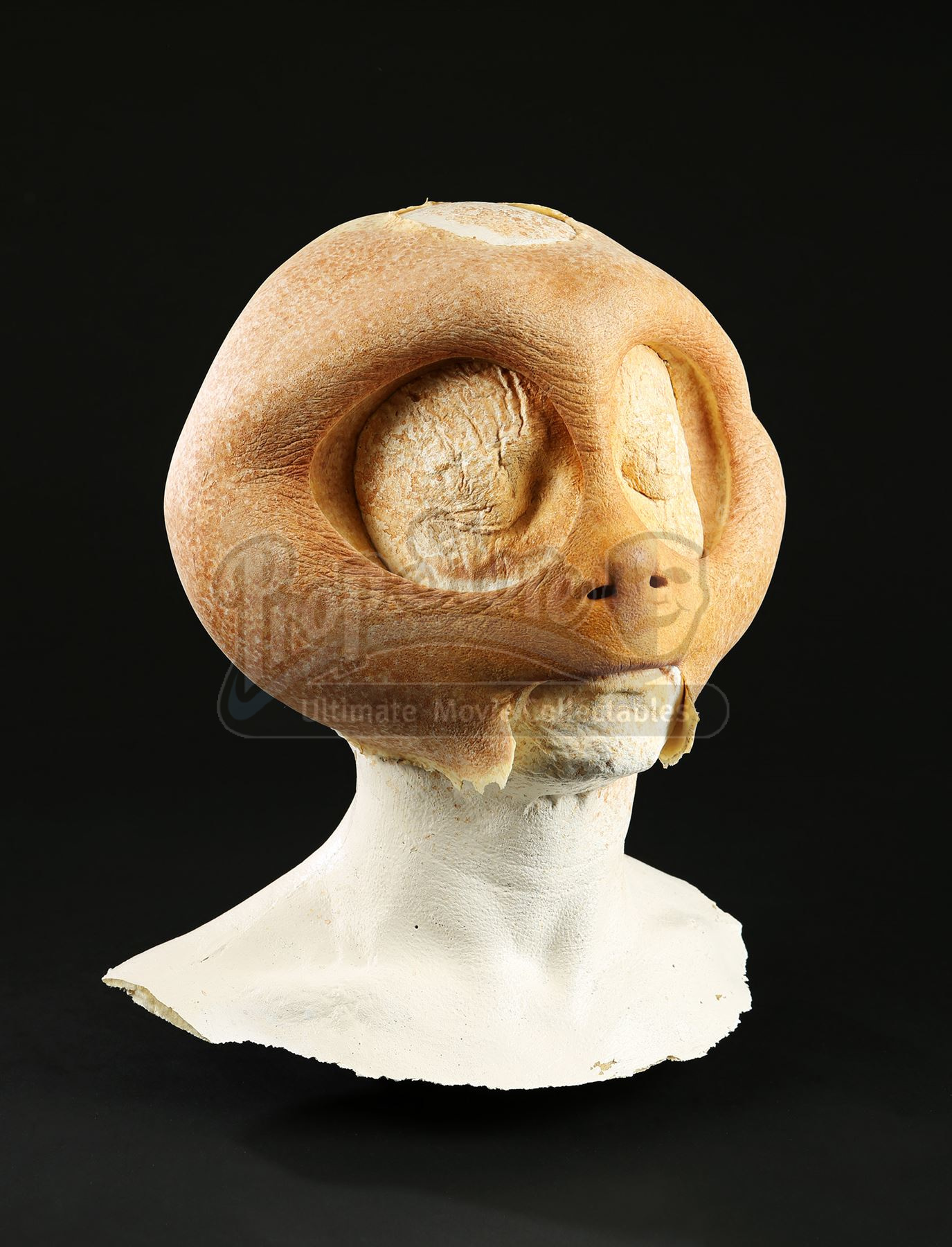 MEN IN BLACK II (2002) - Serleena Belly (Lara Flynn Boyle) Belly ...