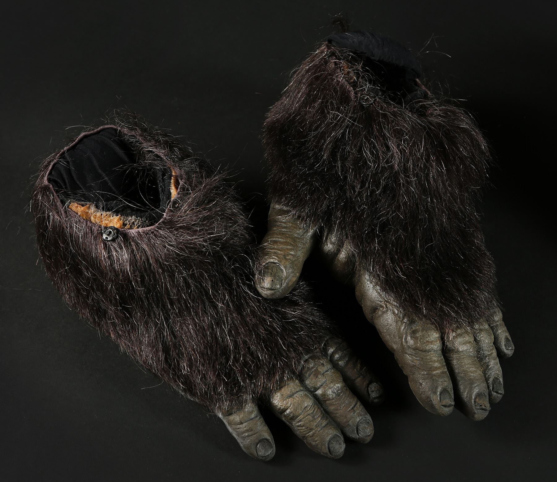 UNKNOWN PRODUCTION - Ape Feet - Current price: $240