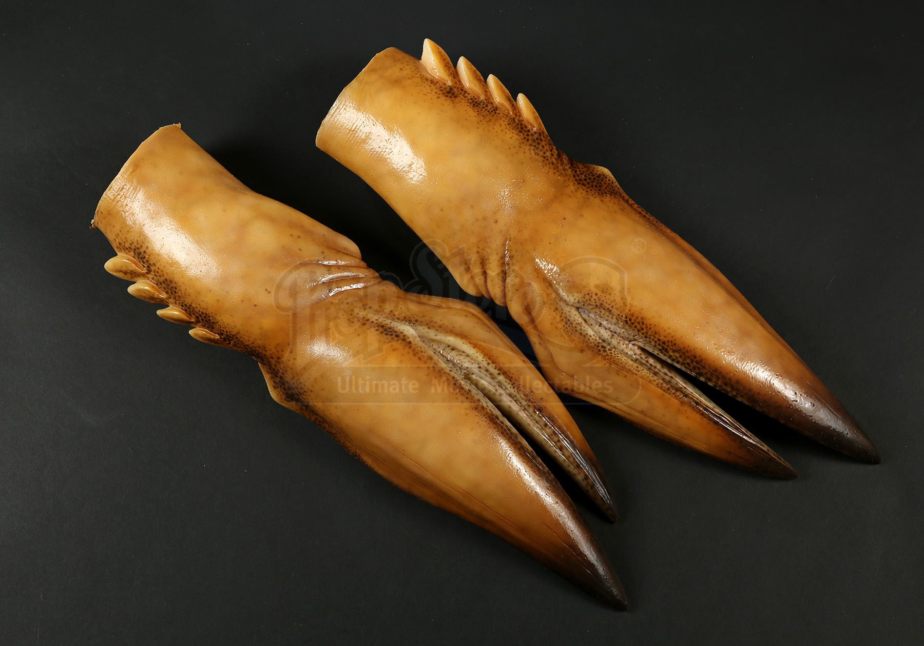 MEN IN BLACK 3 (2012) - Pair of Alien Crab Arms - Current price: $300
