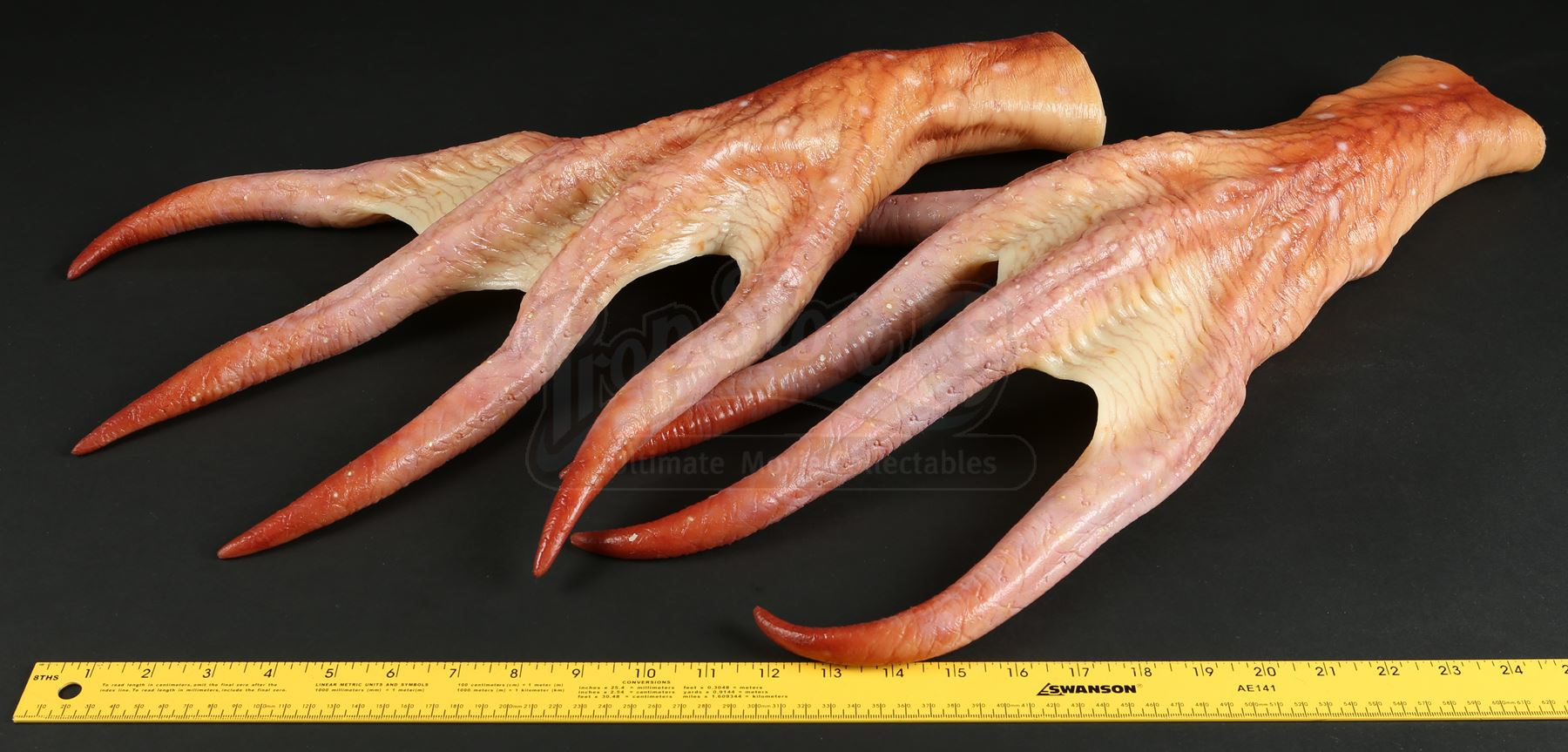 MEN IN BLACK 3 (2012) - Webbed Alien Hands