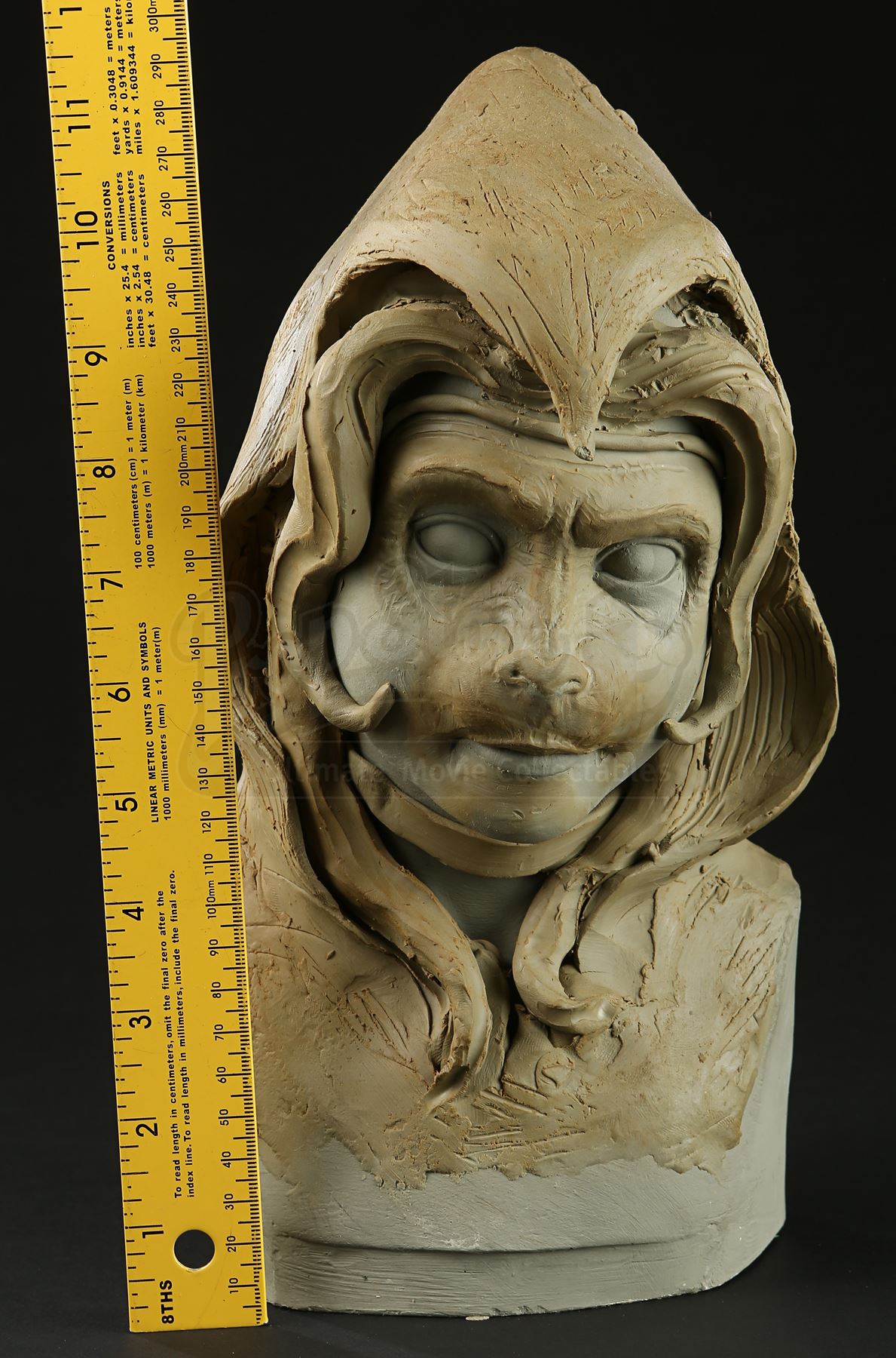 PLANET OF THE APES (2001) - Female Chimp Bust Maquette - Current price: $45