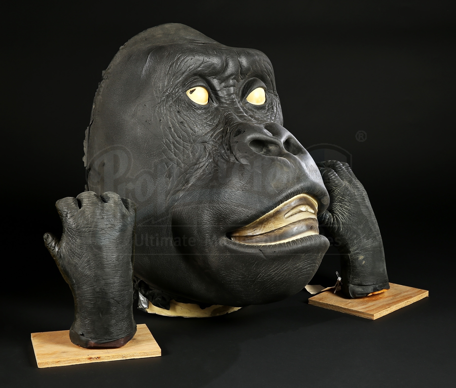 MIGHTY JOE YOUNG (1998) - Over-Sized Joe Face and Pair of Hands