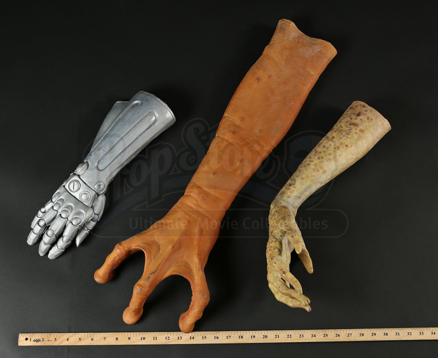 MEN IN BLACK II (2002) - Alien Arms - Current price: $425