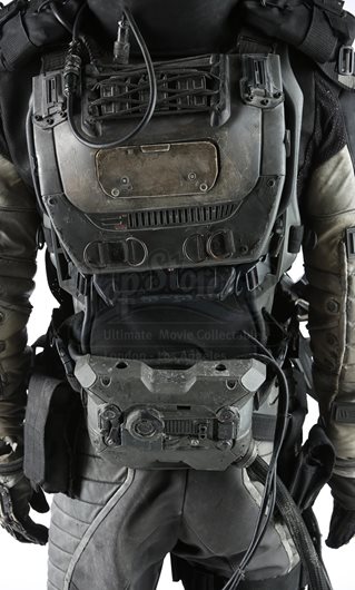 Sergeant Chen's Stunt DARPA Armor and Plasma Rifle - Current price: $4600