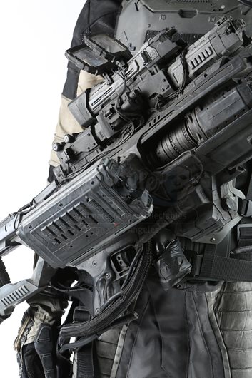 Sergeant Chen's Stunt DARPA Armor and Plasma Rifle - Current price: $4600