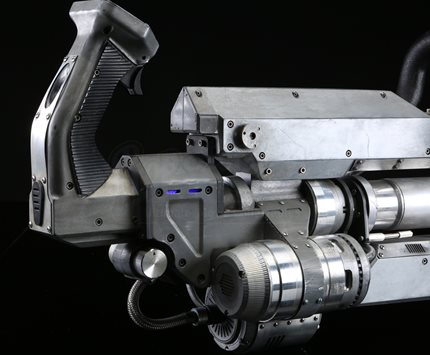 Terminator Genisys: Metal Terminator Light-Up Plasma Minigun - Current ...