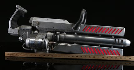 Terminator Genisys: Metal Terminator Light-Up Plasma Minigun - Current ...