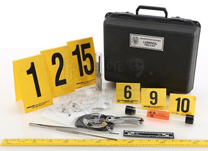 DEXTER (2006 - 2013) - Dexter Morgan's (Michael C. Hall) Forensic Items ...