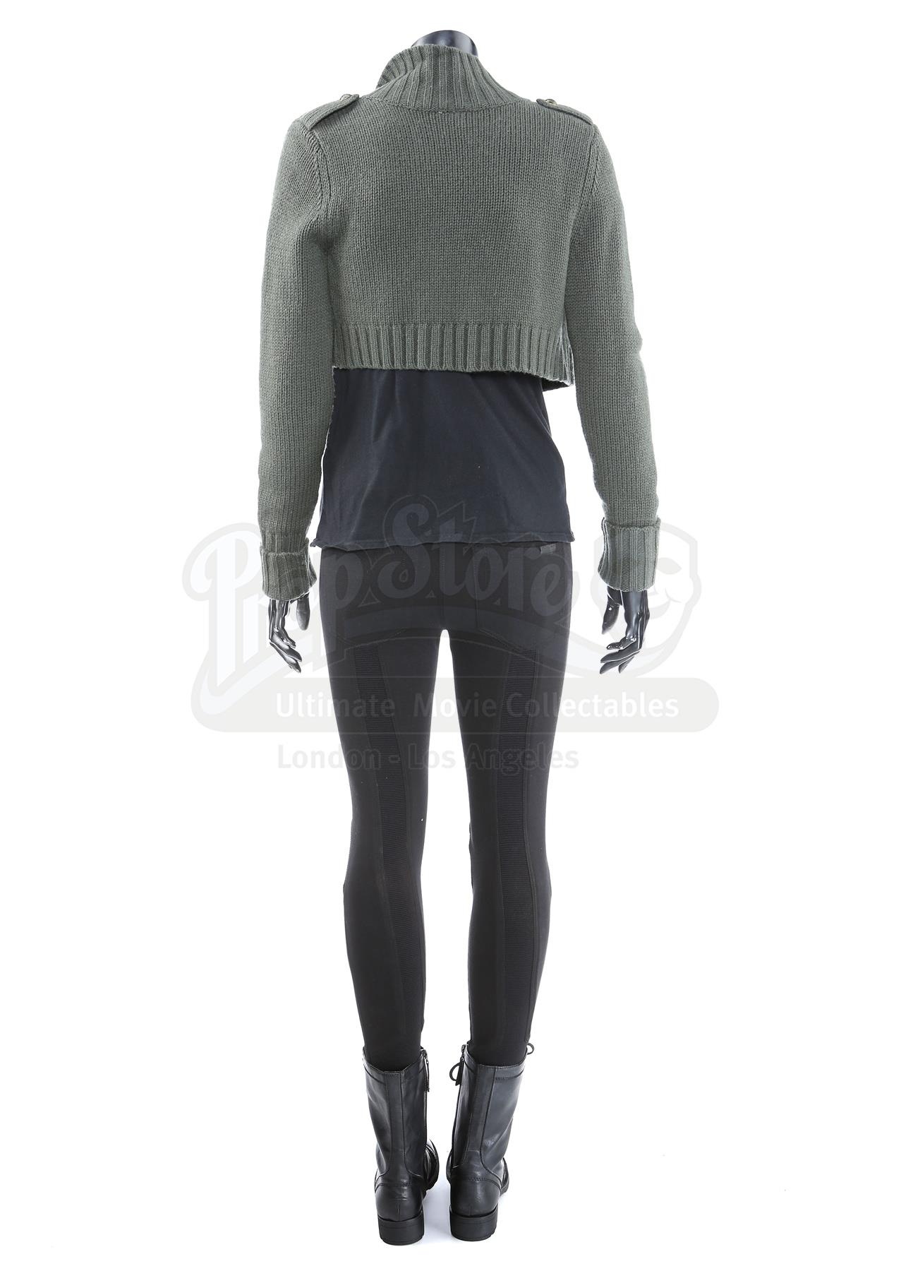 THE TWILIGHT SAGA: BREAKING DAWN PART 2 (2012) - Bella Cullen's ...