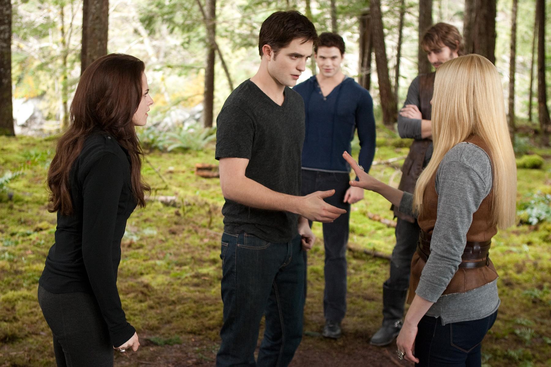 THE TWILIGHT SAGA: BREAKING DAWN PART 2 (2012) - Emmett Cullen Blue ...