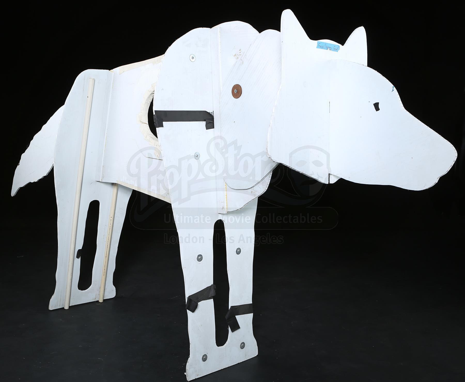 THE TWILIGHT SAGA: ECLIPSE (2010) - Large Wolf Stand-In