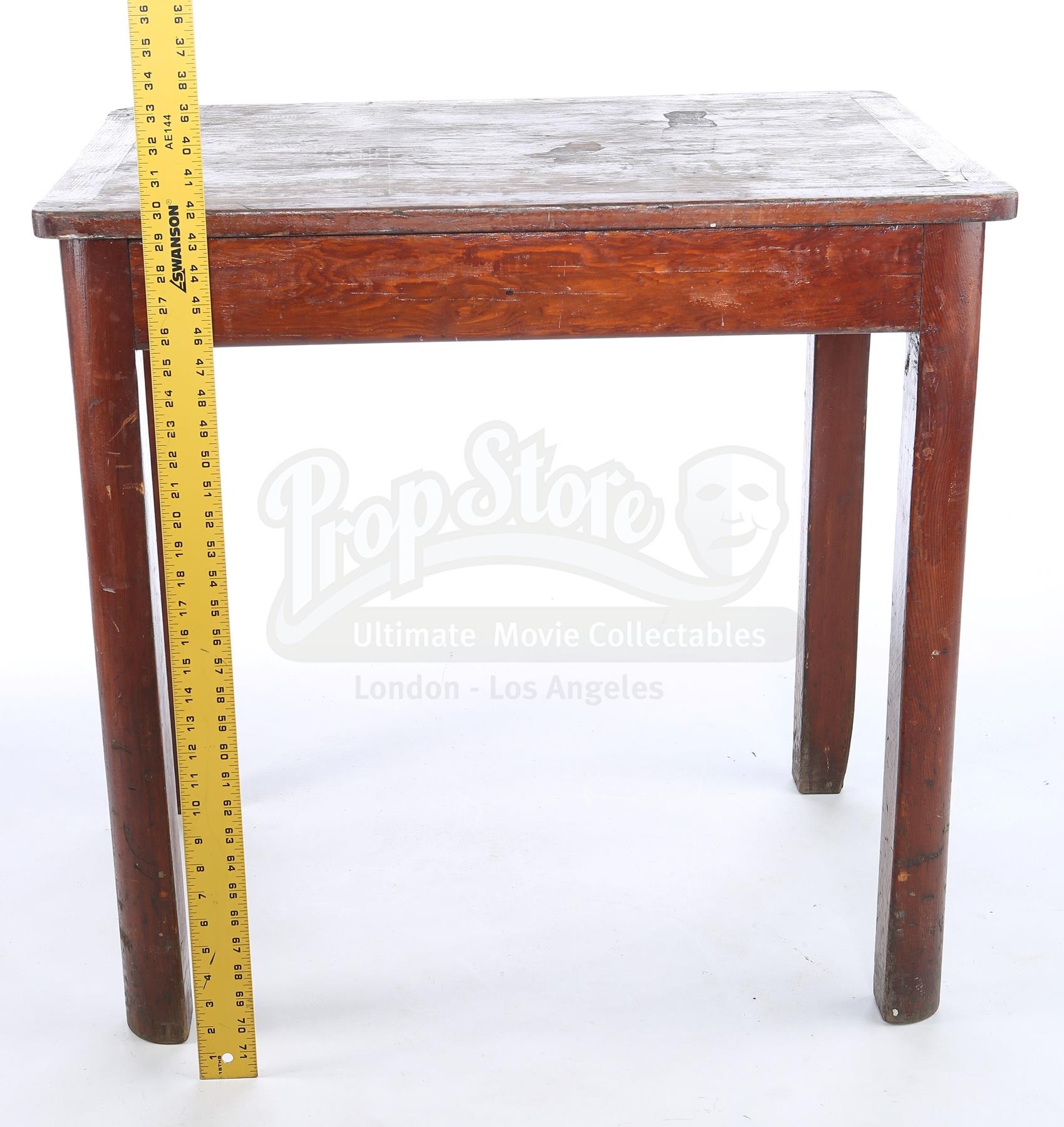 THE TWILIGHT SAGA: BREAKING DAWN PART 2 (2012) - Amun's Wooden Table