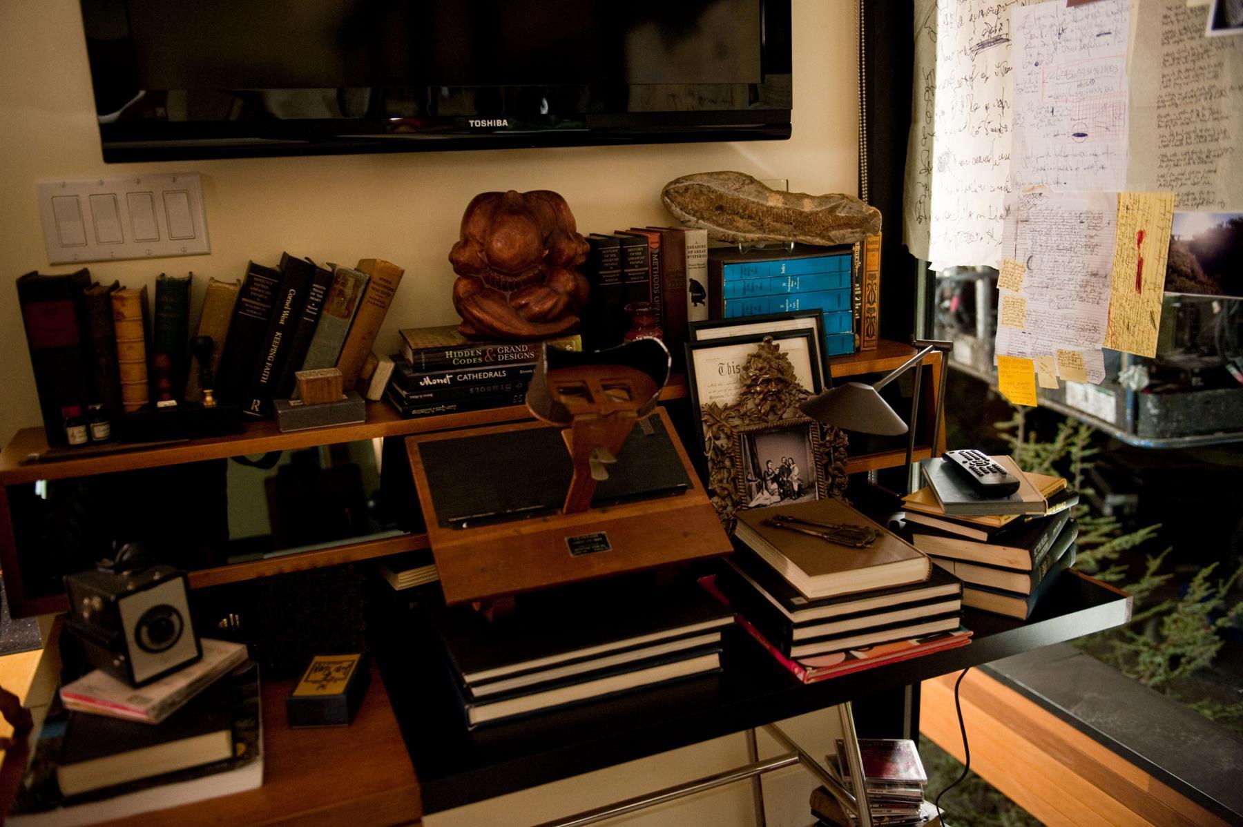 THE TWILIGHT SAGA: ECLIPSE (2010) - Edward Cullen's Antique Keystone ...