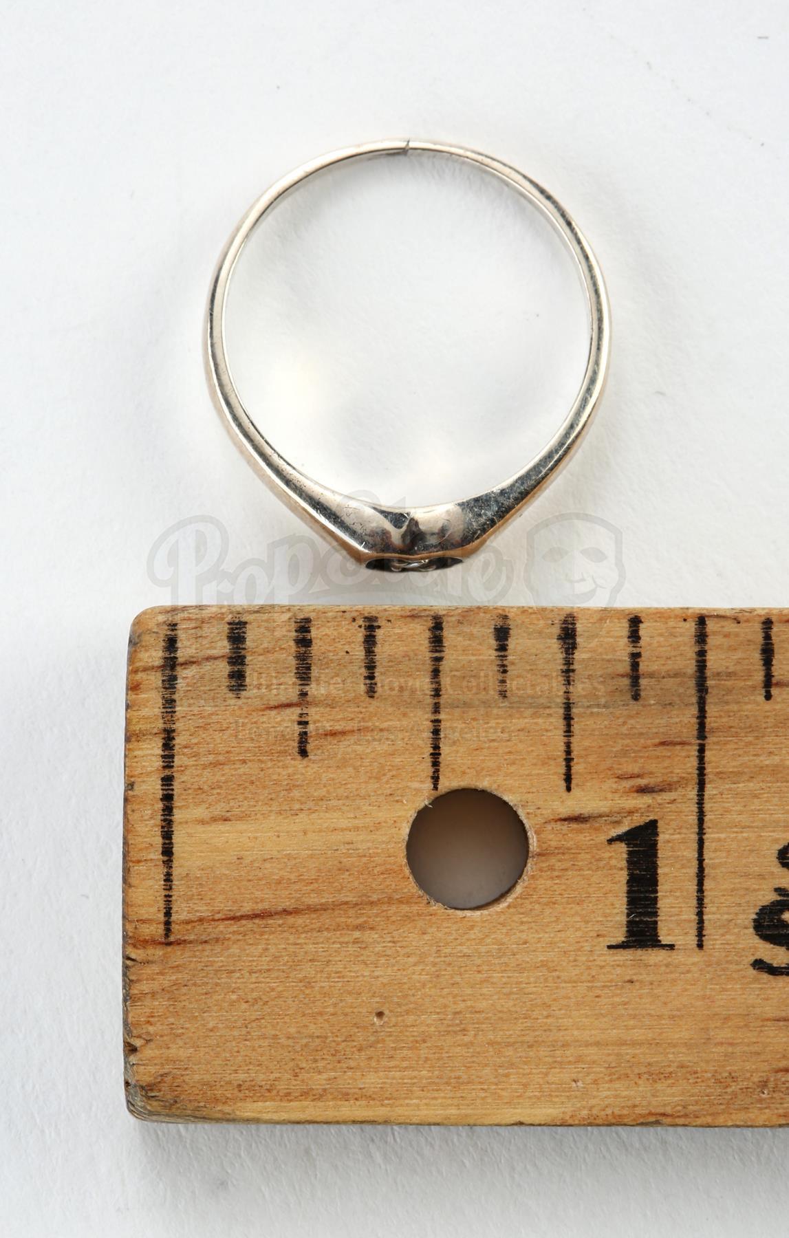 THE TWILIGHT SAGA: ECLIPSE (2010) - Alice Cullen's Wedding Ring