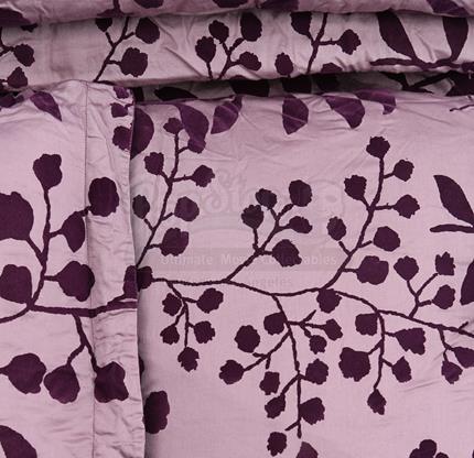 TWILIGHT (2008) - Bella Swan's Bedding - Current price: $100