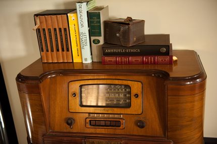 Edward Cullen's Vintage Radio
