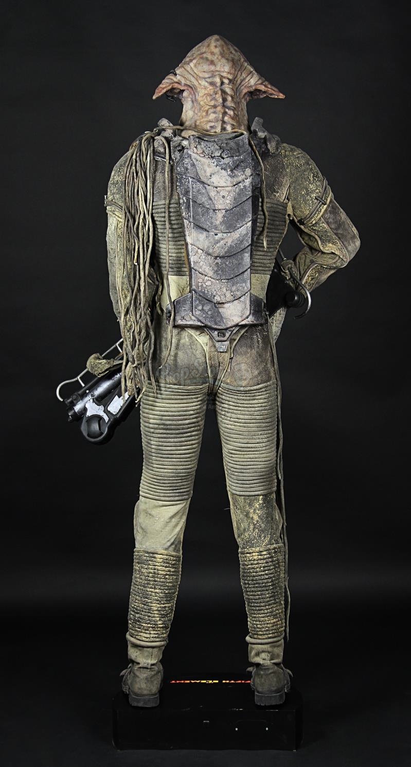 THE FIFTH ELEMENT (1997) - Complete Mangalore Creature Costume & Rifle ...