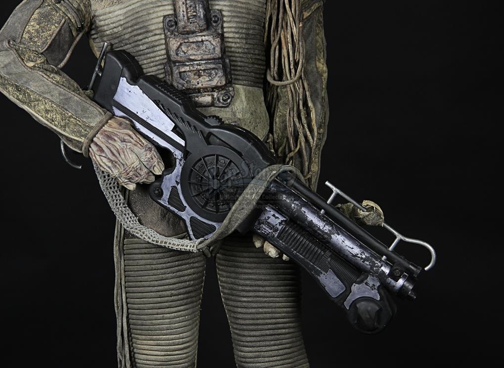 Lot #100 THE FIFTH ELEMENT (1997) - Complete Mangalore Creature Costume ...