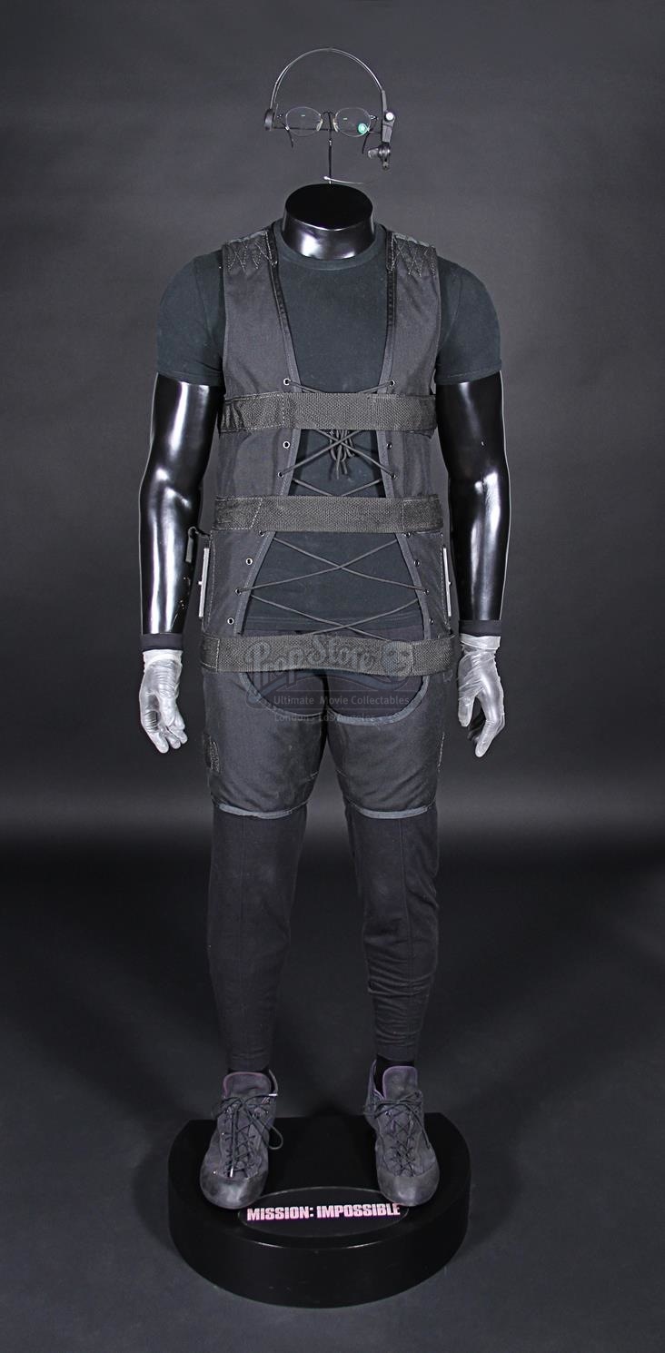 Ethan Hunt’s (Tom Cruise) C.I.A Suspension Costume