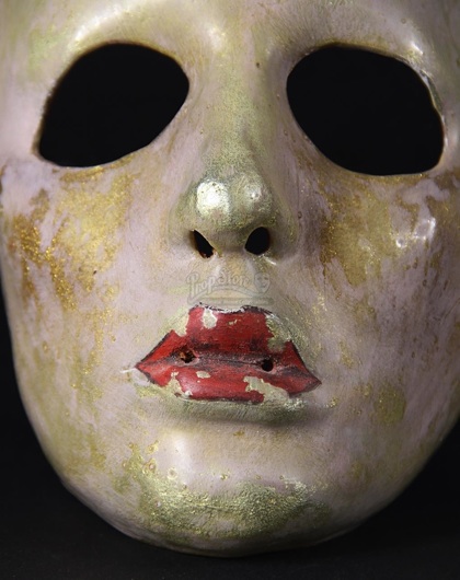 The mask remains in very good condition. Dimensions: 9 cmx 14 cm x 19 ...