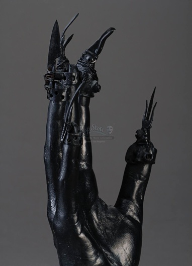 The claws closely resemble the final designs made and usedin the film ...