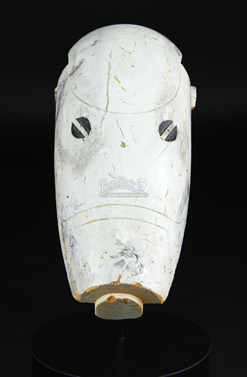 In good condition, the head is supplied with a custom-made display ...