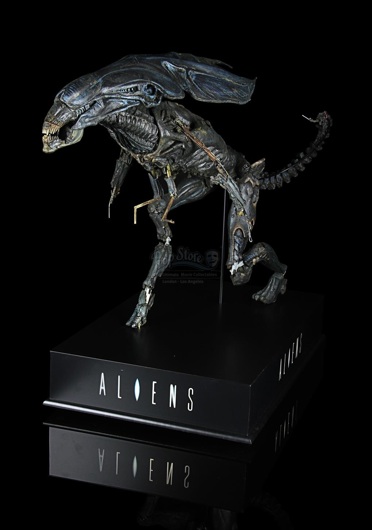 Lot #8 ALIENS (1986) - 1/4-Scale Alien Queen Puppet