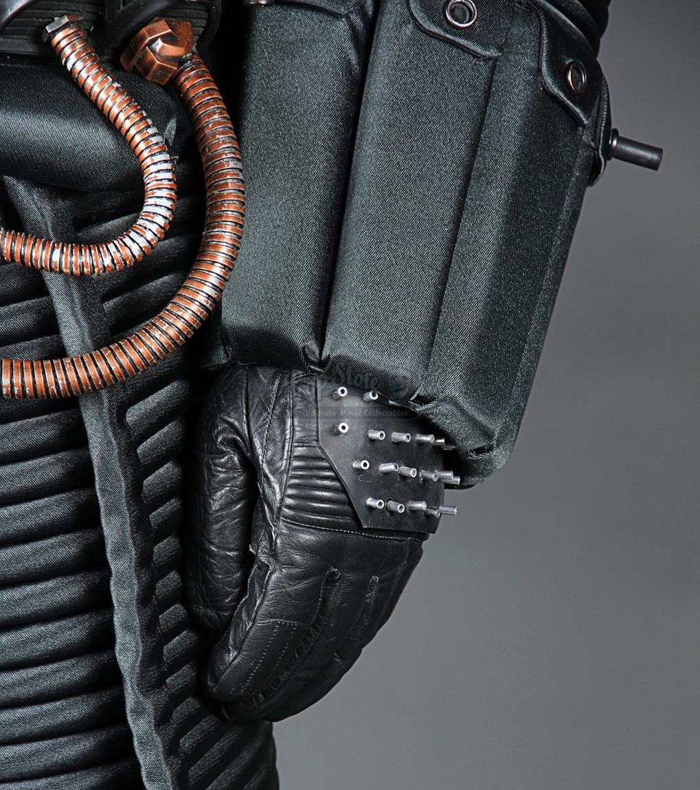 THE FIFTH ELEMENT (1997) - Policeman's Costume