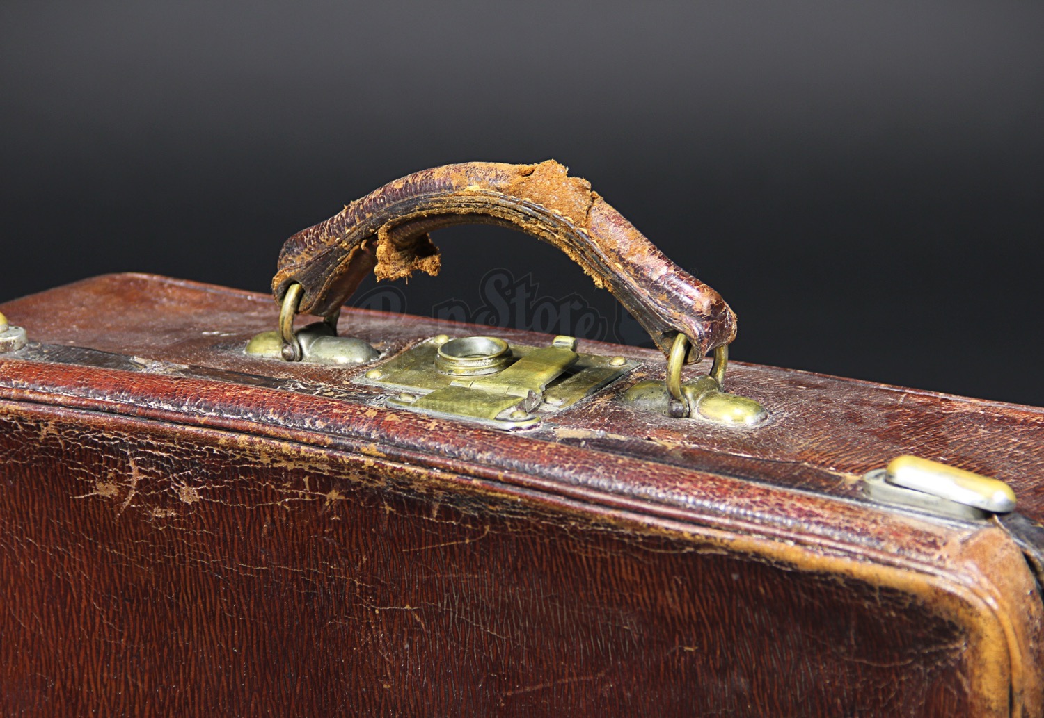 THE WOMAN IN BLACK - Arthur Kipps' (Daniel Radcliffe) Brown Leather ...